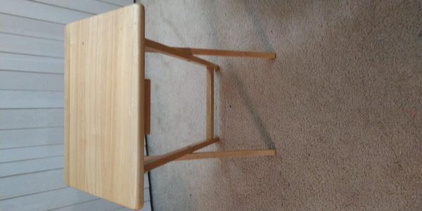 Amazon Basics - 4 tables set